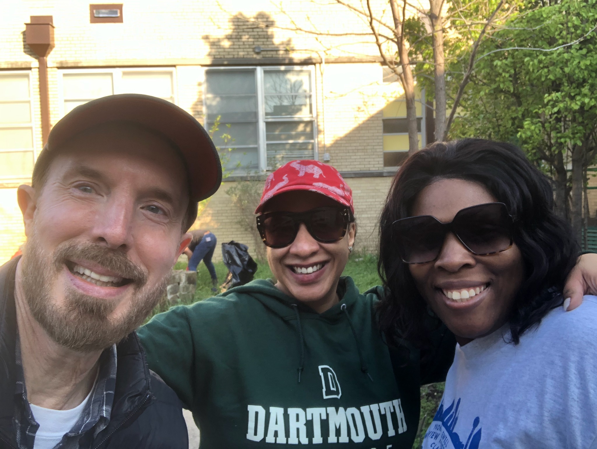 Linebarger Volunteers Create Student Garden
